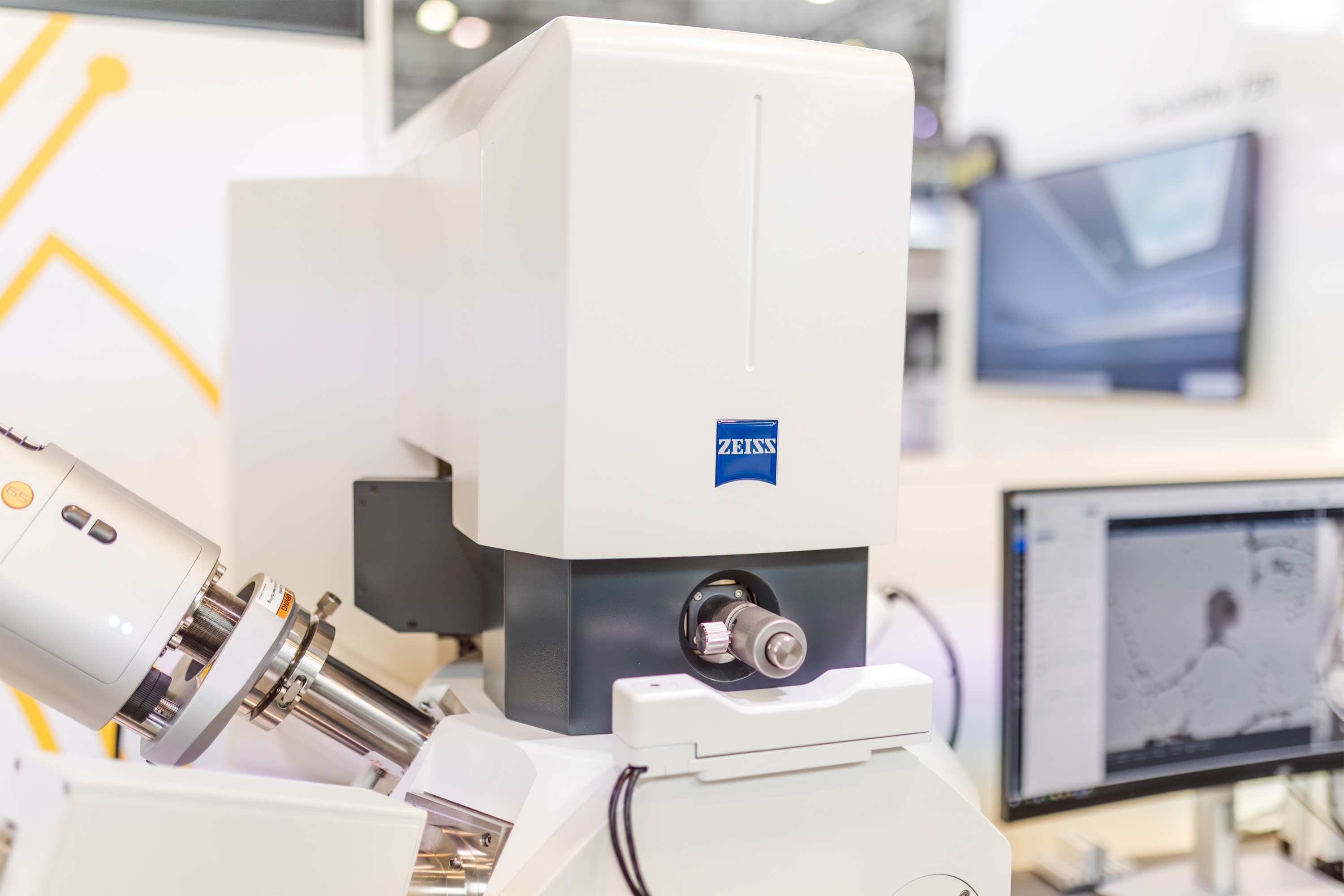 ZEN core für alle ZEISS Rasterelektronenmikroskope verfügbar